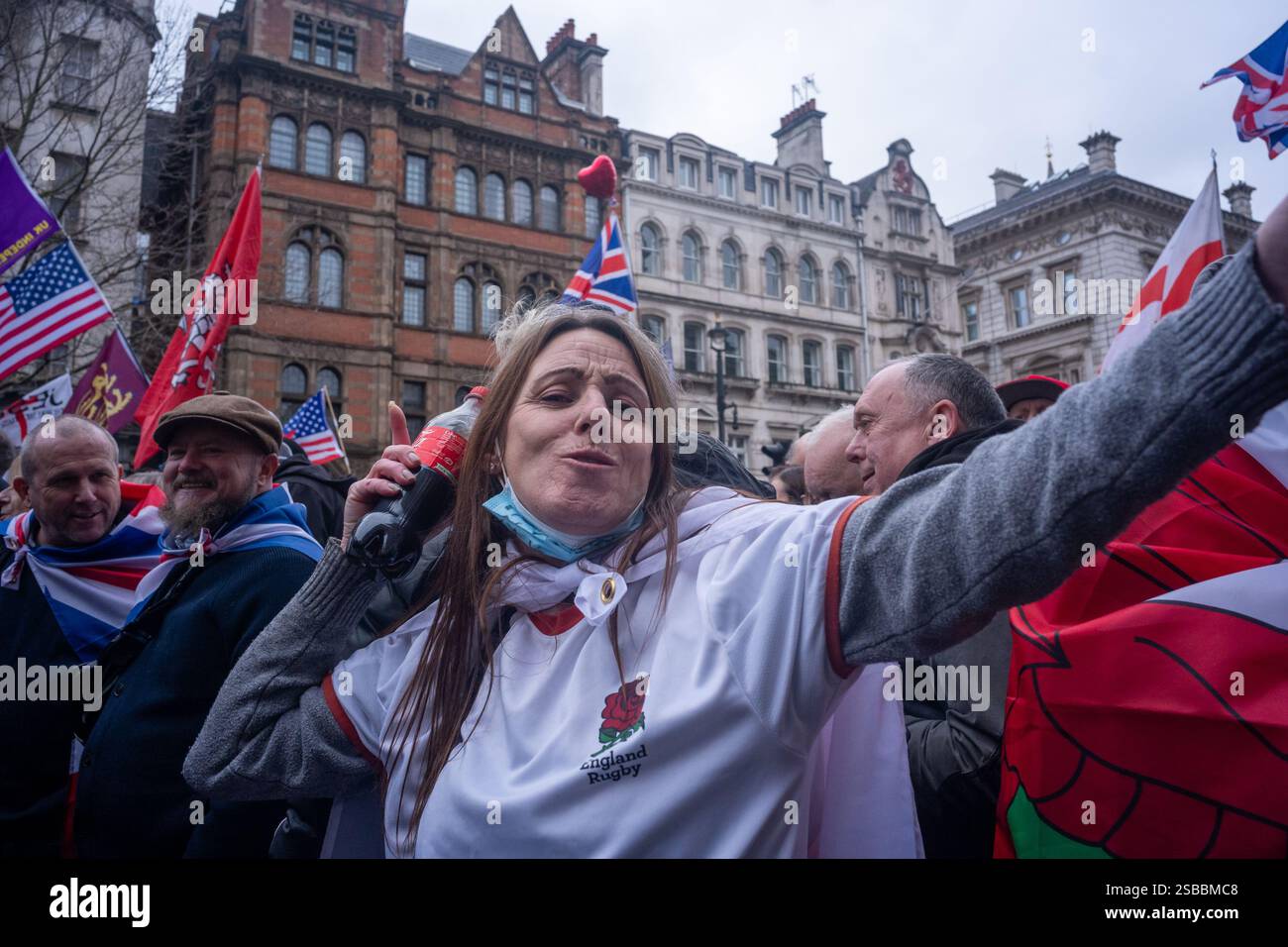 01 Feb 2025 London / UK Huge crowd turns out to defend Tommy Robinson ...