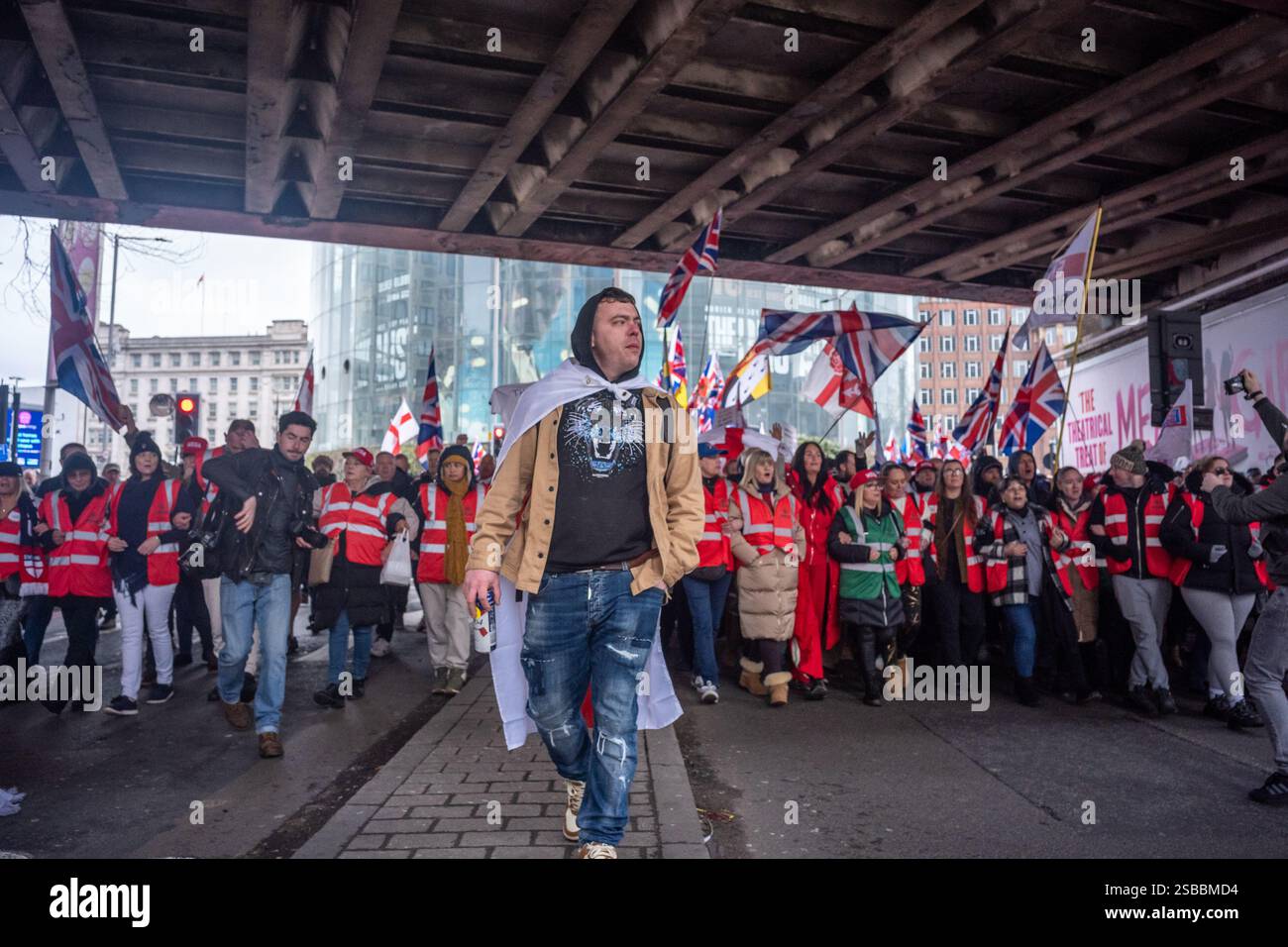 01 Feb 2025 London / UK Huge crowd turns out to defend Tommy Robinson ...