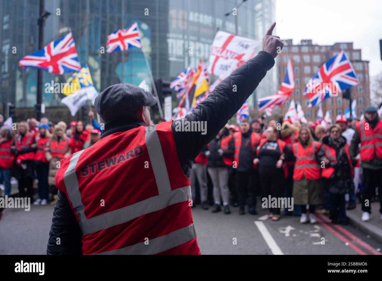 01 Feb 2025 London / UK Huge crowd turns out to defend Tommy Robinson ...