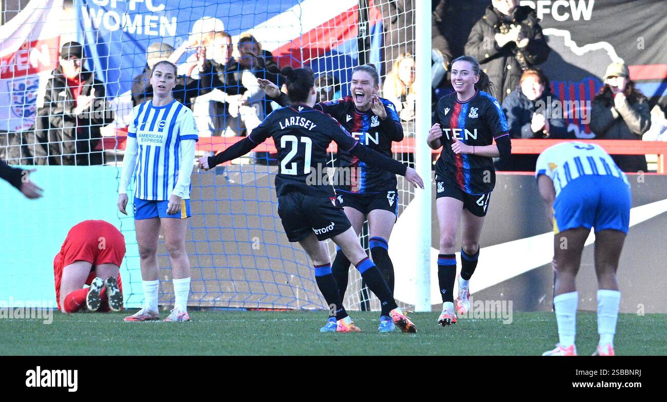 My cato scoring goal hi-res stock photography and images - Alamy