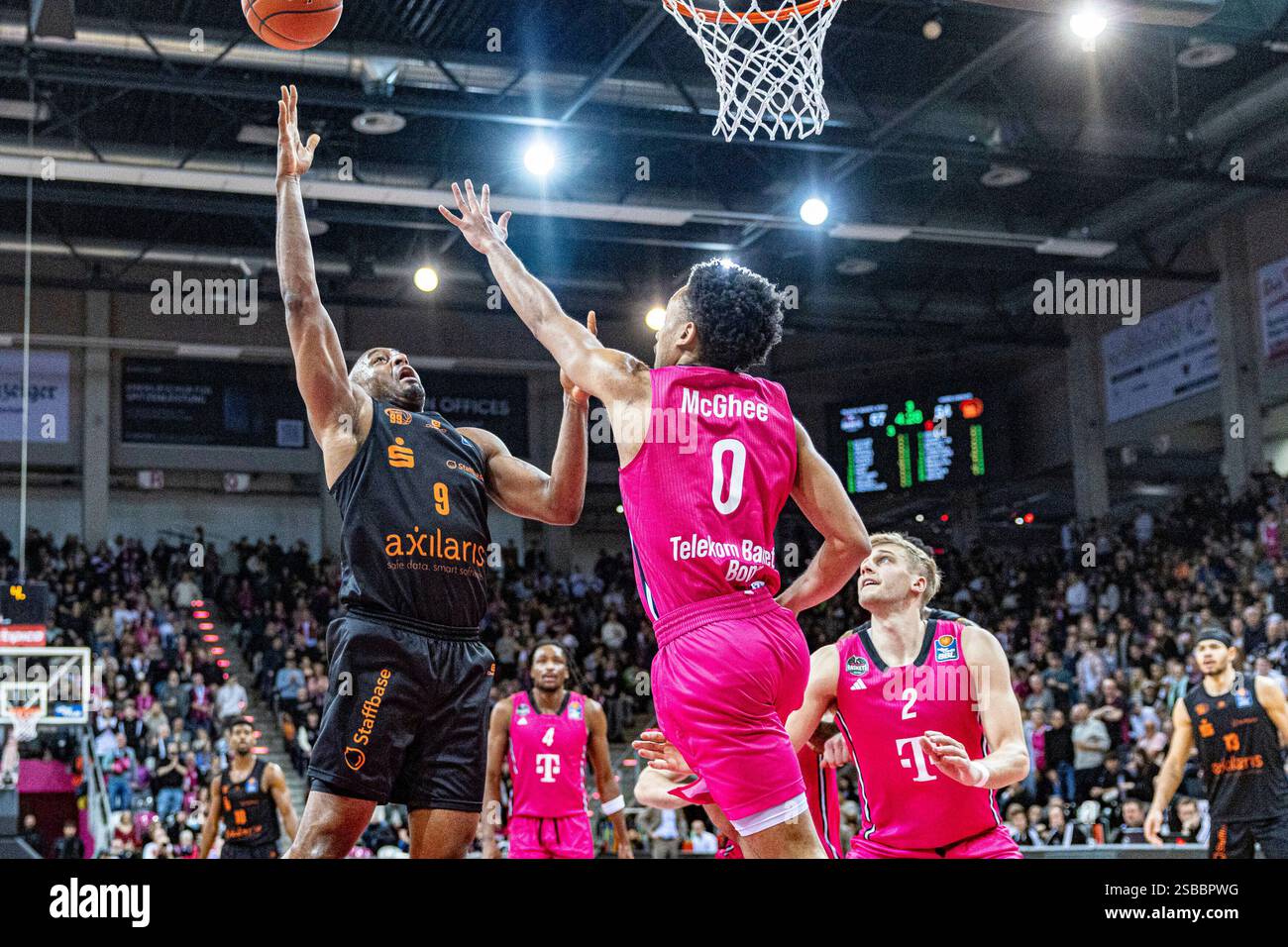 Bonn, Deutschland. 02nd Feb, 2025. DeAndre Lansdowne (NINERS Chemnitz, #09) vs Darius McGhee ...