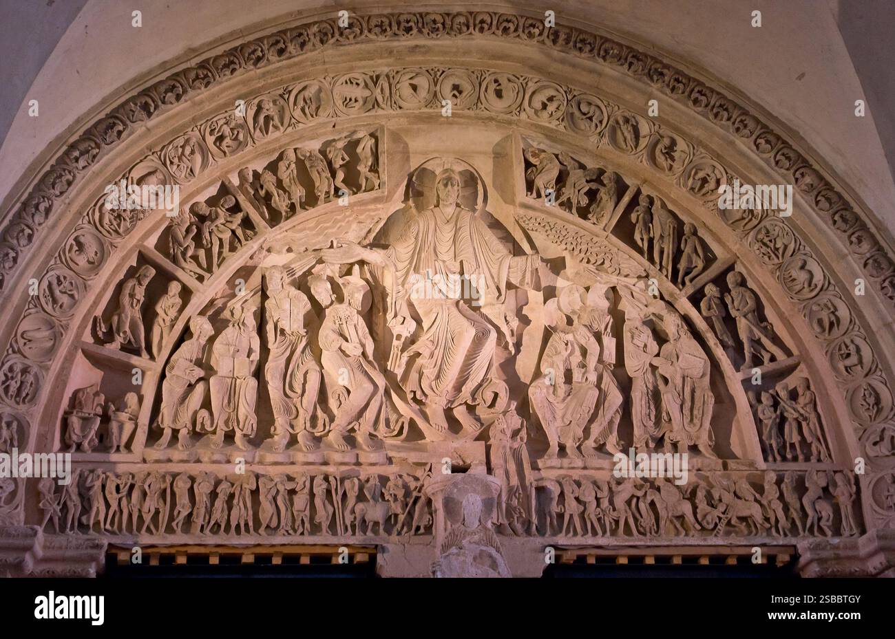 Central portal tympanum of sainte madeleine basilica hi-res stock ...
