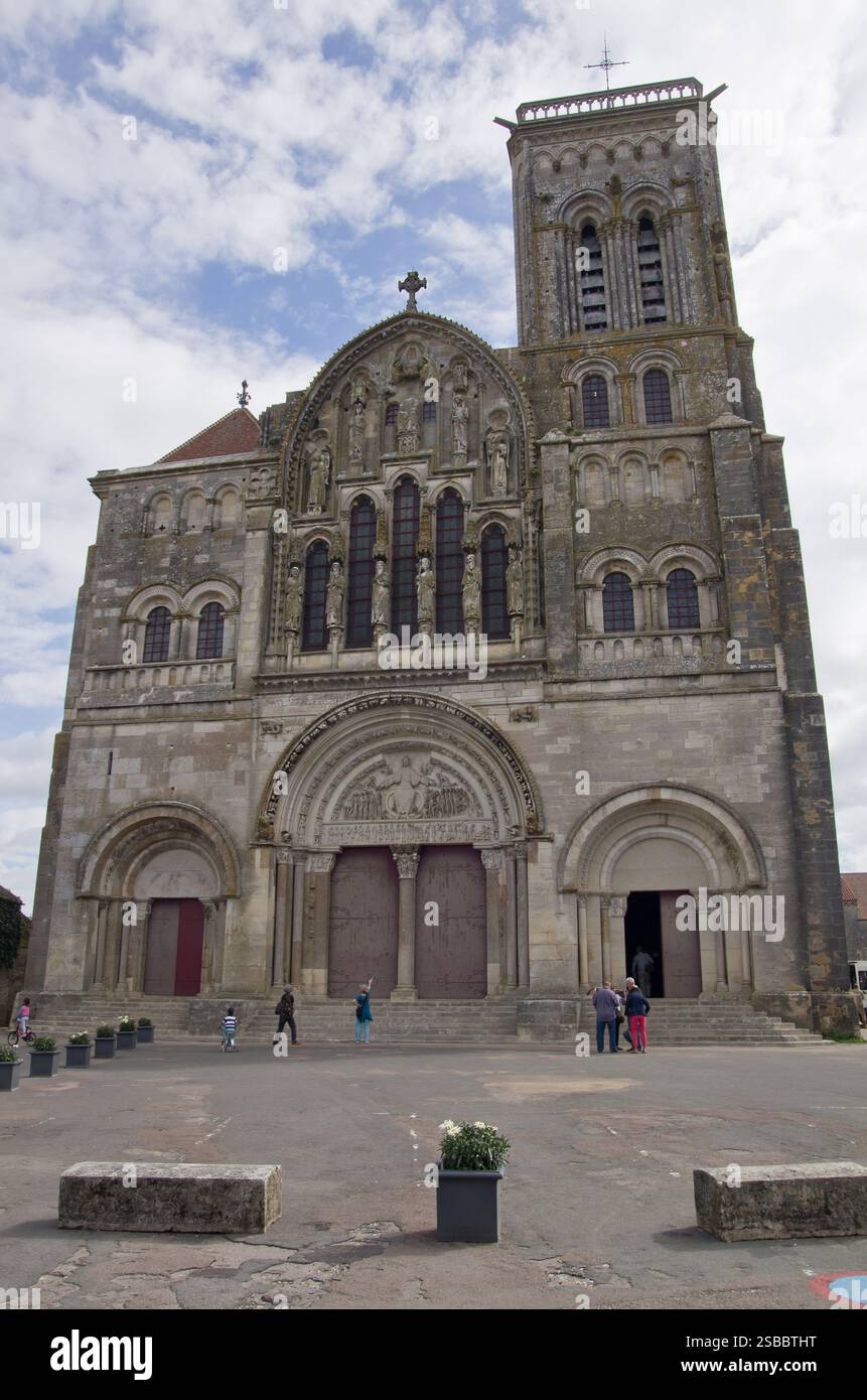 The west front of Vézelay Abbey Stock Photo - Alamy
