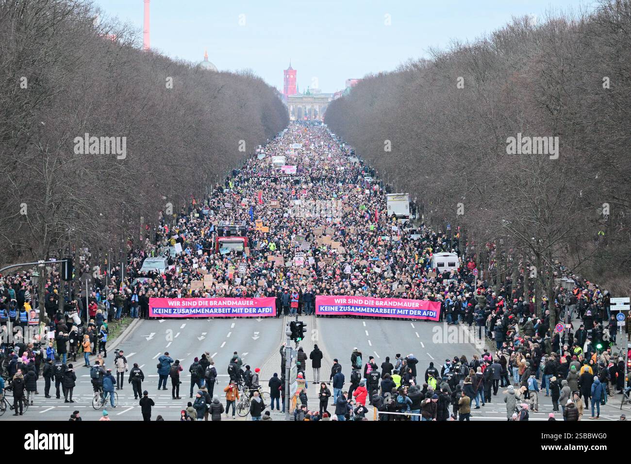 Berlin, Germany. 02nd Feb, 2025. Participants walk behind the banner ...