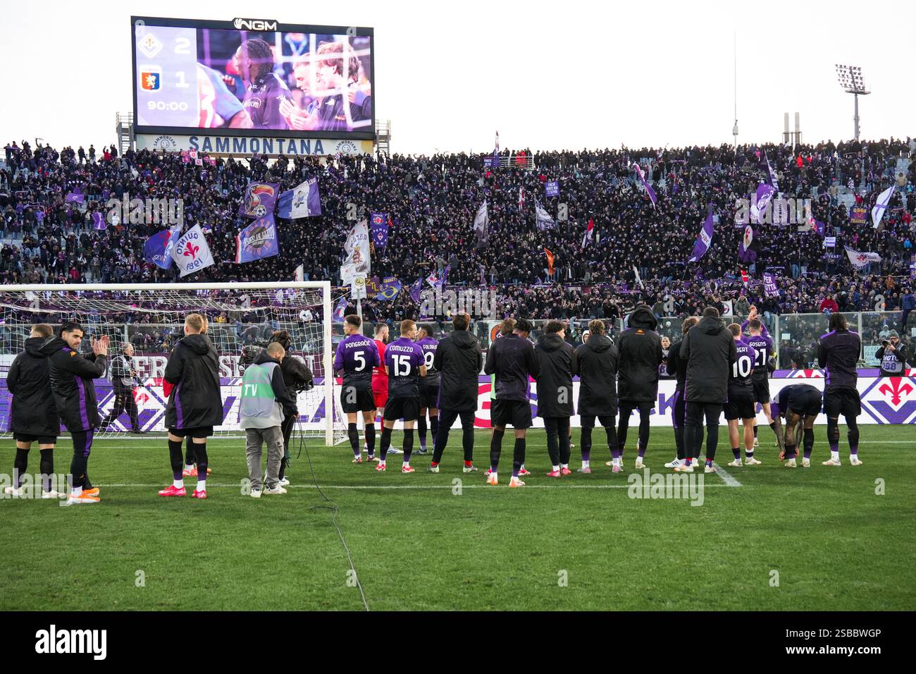 Firenze, Italia. 02nd Feb, 2025. The players of Fiorentina celebrate ...