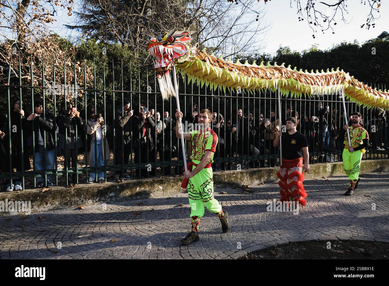 Milan parade celebrations chinese hi-res stock photography and images ...
