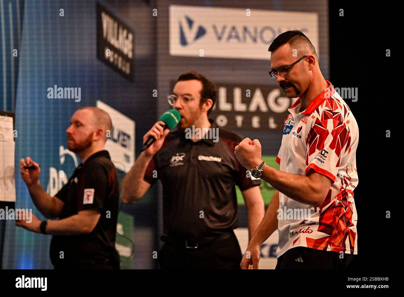 Marshall Arena, Milton Keynes, UK. 2nd Feb, 2025. 2025 PDC Winmau Darts ...