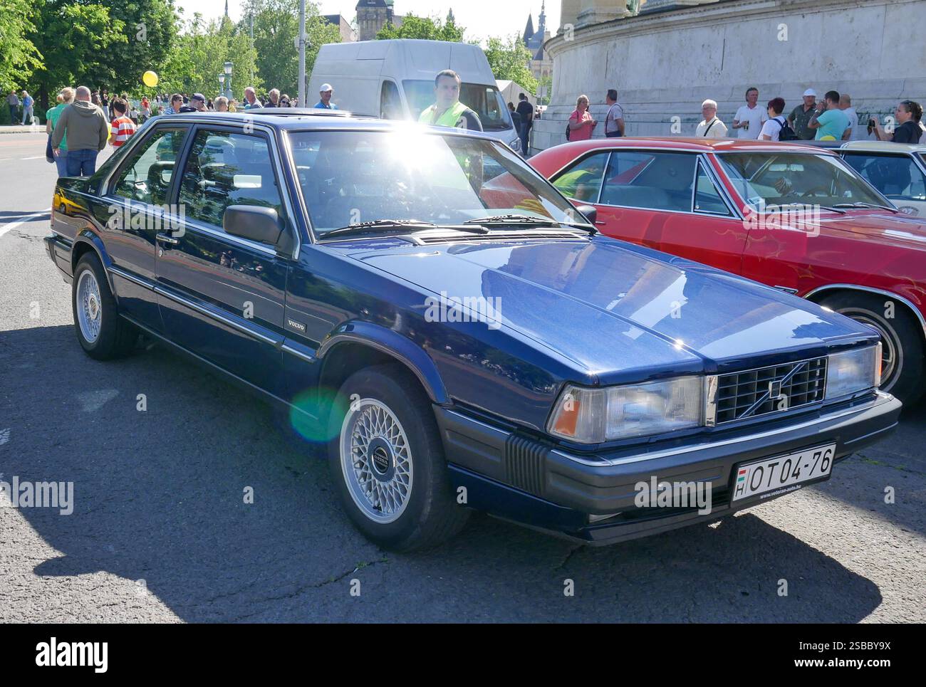 Volvo sedan blue hi-res stock photography and images - Alamy