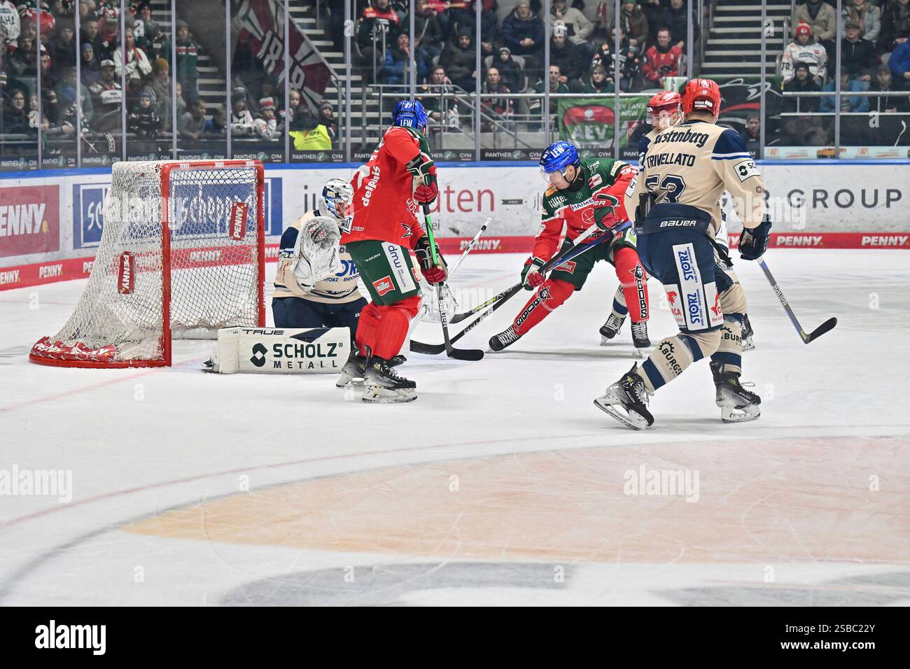 in dieser Szene trifft Mark ZENGERLE (Augsburger Panther #89) zum 3-1 ...