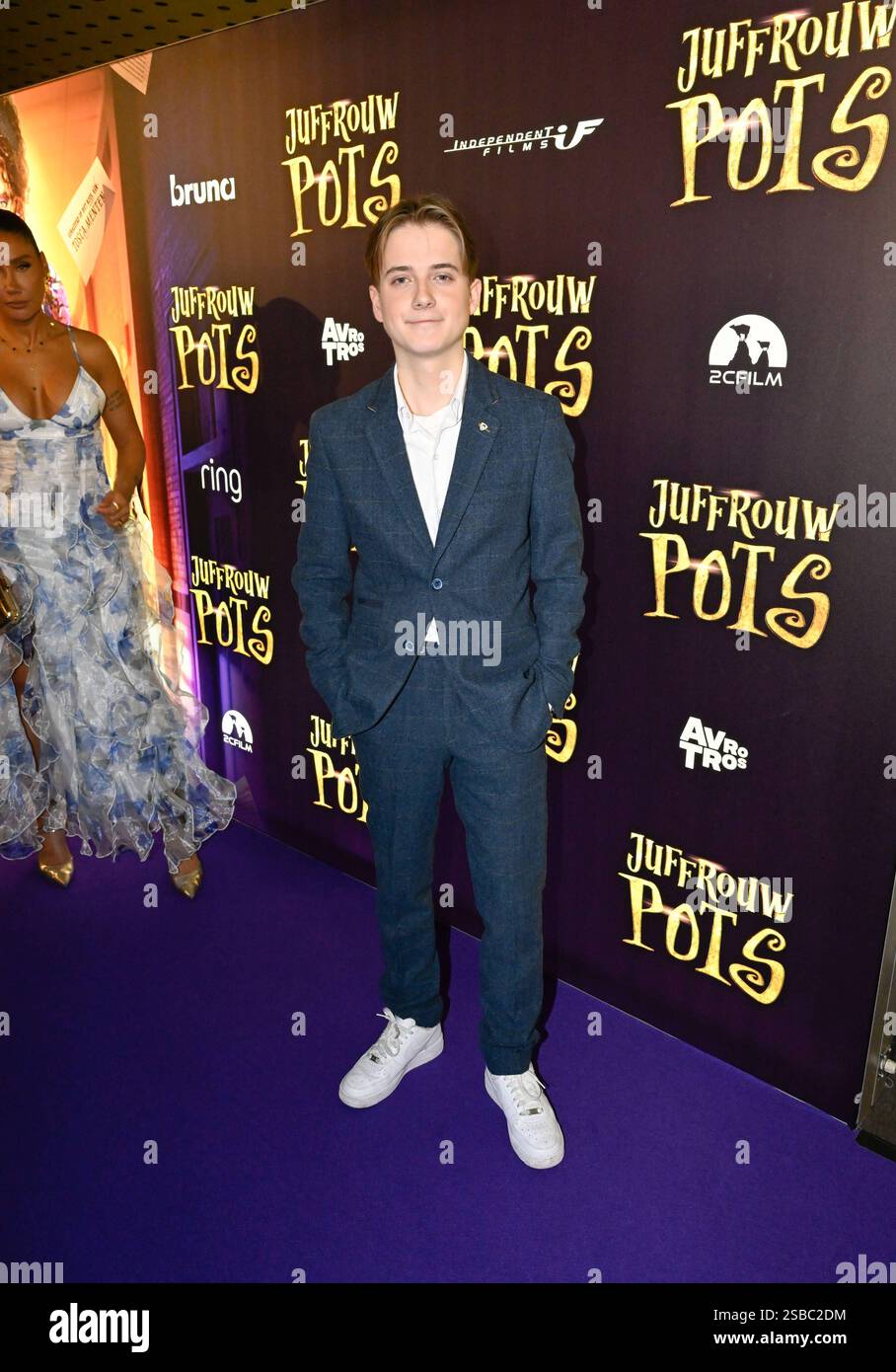 Premiere Juffrouw Pots AMSTERDAM, NETHERLANDS - FEBRUARY 2: Sem van der ...