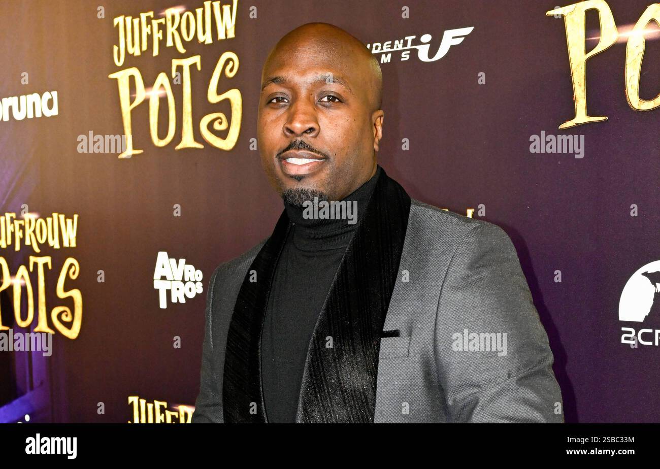 Premiere Juffrouw Pots AMSTERDAM, NETHERLANDS - FEBRUARY 2: Fernando ...