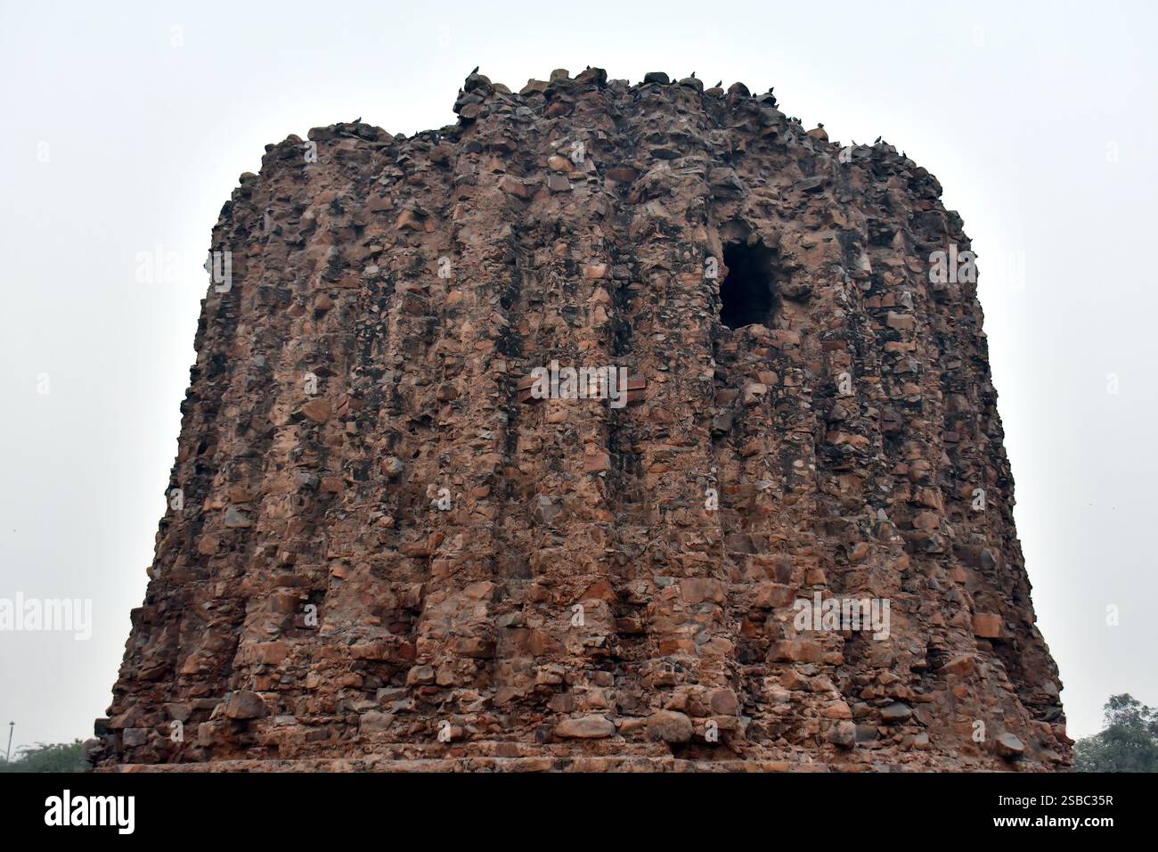 Alai Minar, Qutb Minar complex, Delhi, India, Asia, UNESCO World ...