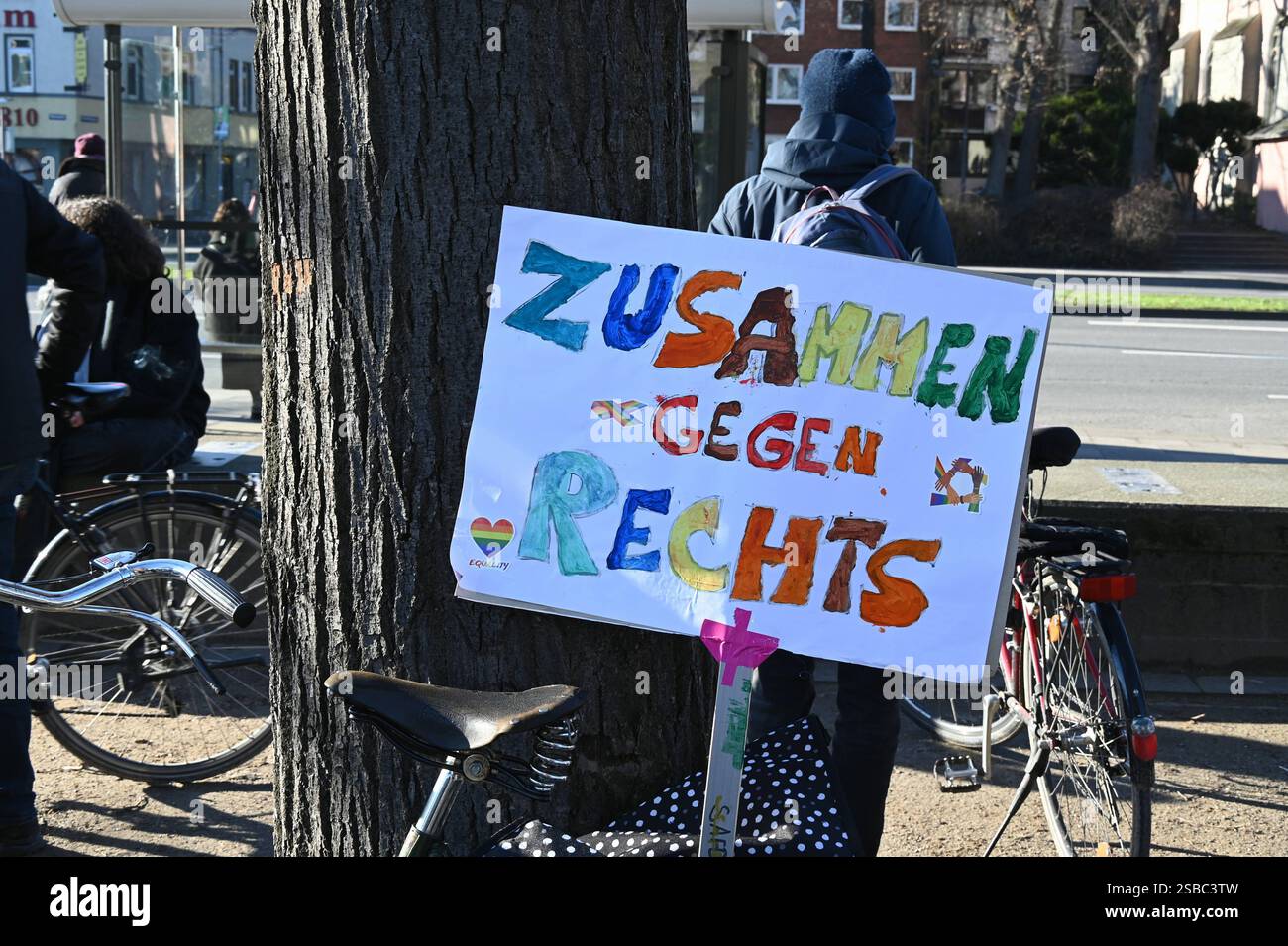 Plakat bei eine Demo Zusammen gegen rechts *** Poster at a ...
