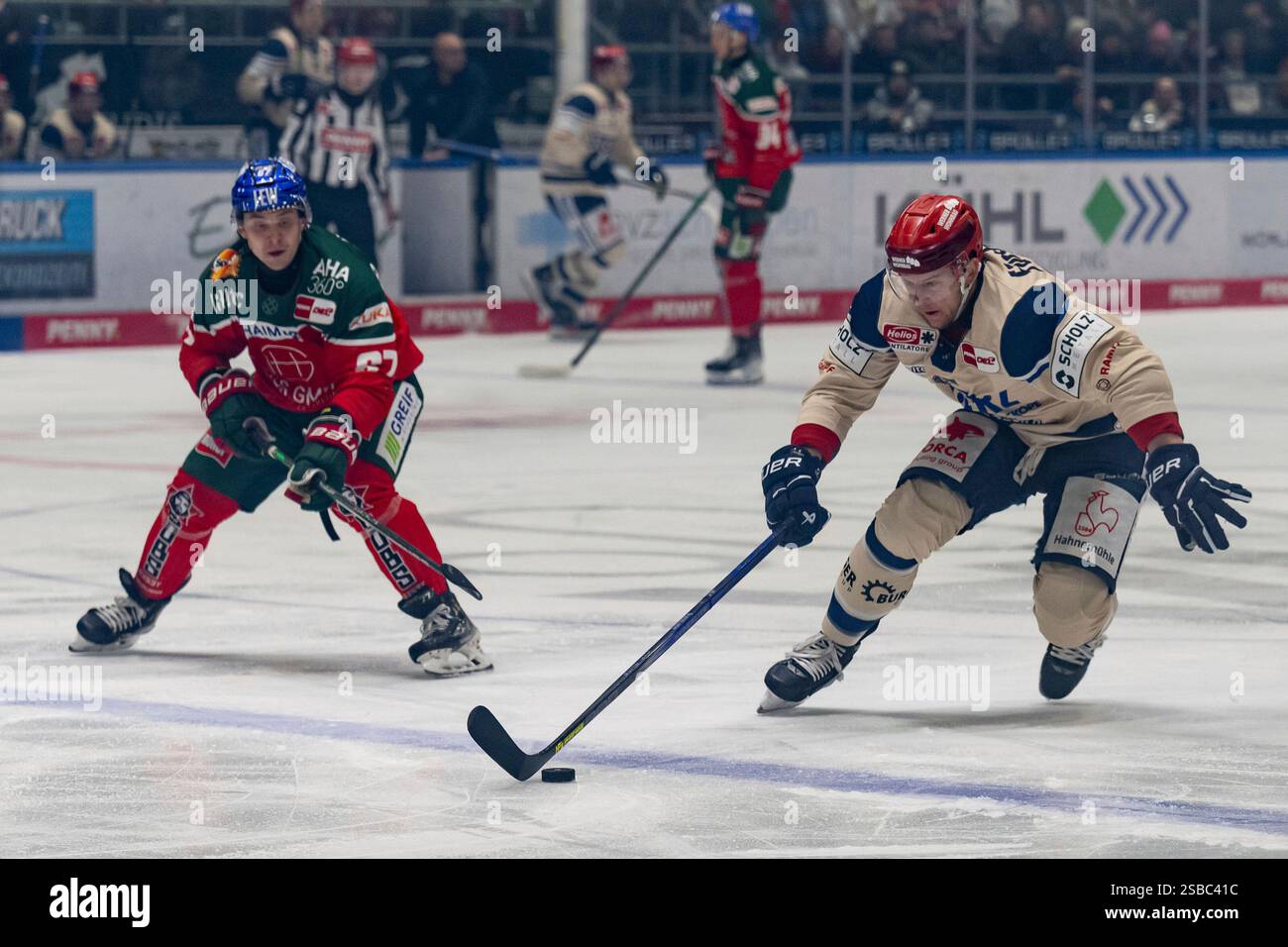 Alexander Karachun (Schwenninger Wild Wings, #47). GER, Augsburger ...