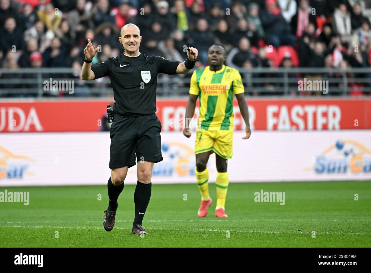 France. 01st Feb, 2025. Benoit MILLOT (ARBITRE) during the Ligue 1 ...