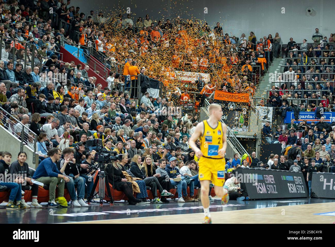 Zuschauer und Fans von Ulm, GER, MHP Riesen Ludwigsburg vs. ratiopharm ...