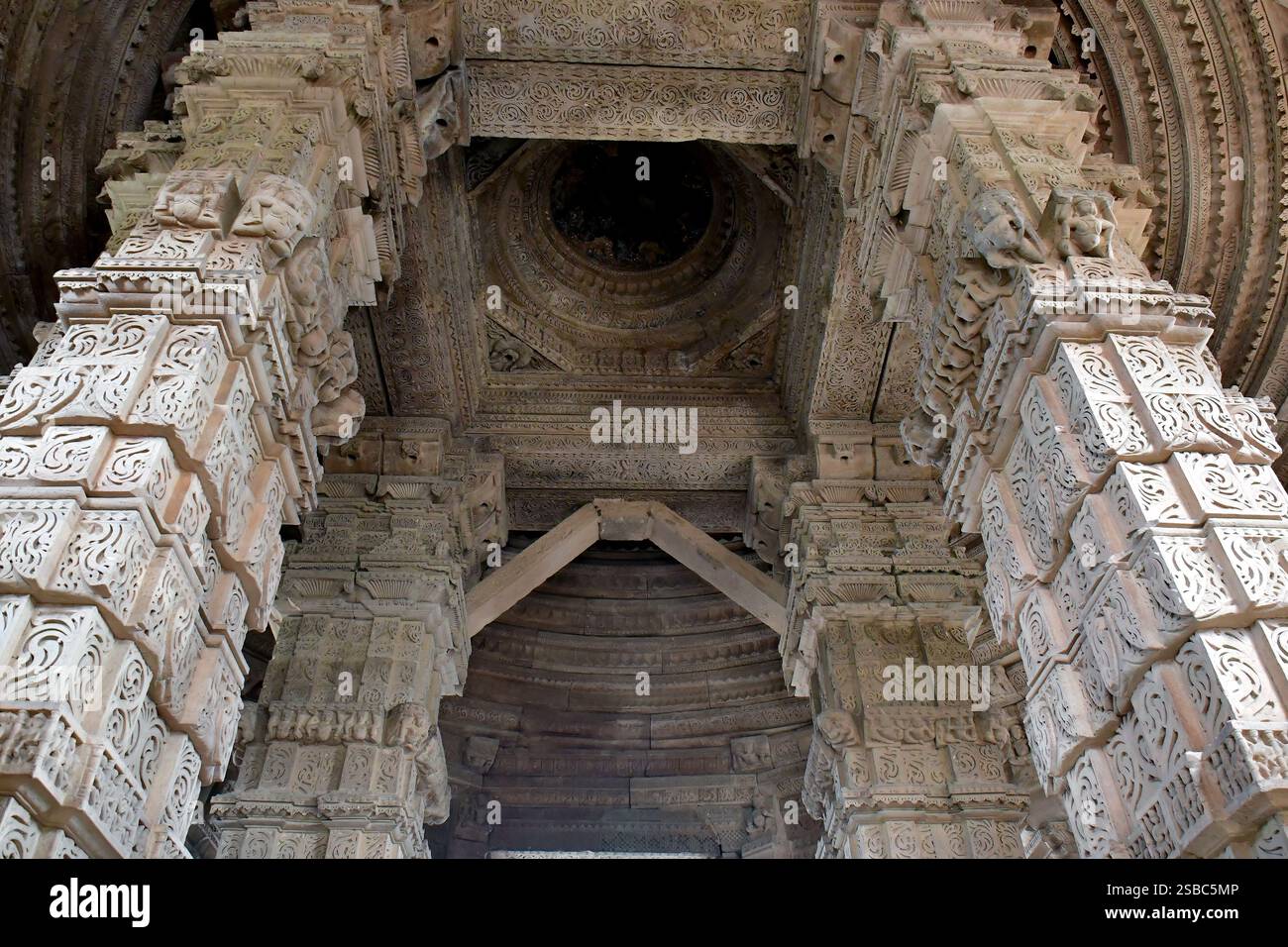 Sas-Bahu Ka mandir, or Sahastrabahu Temple, Gwalior, India, Asia Stock ...