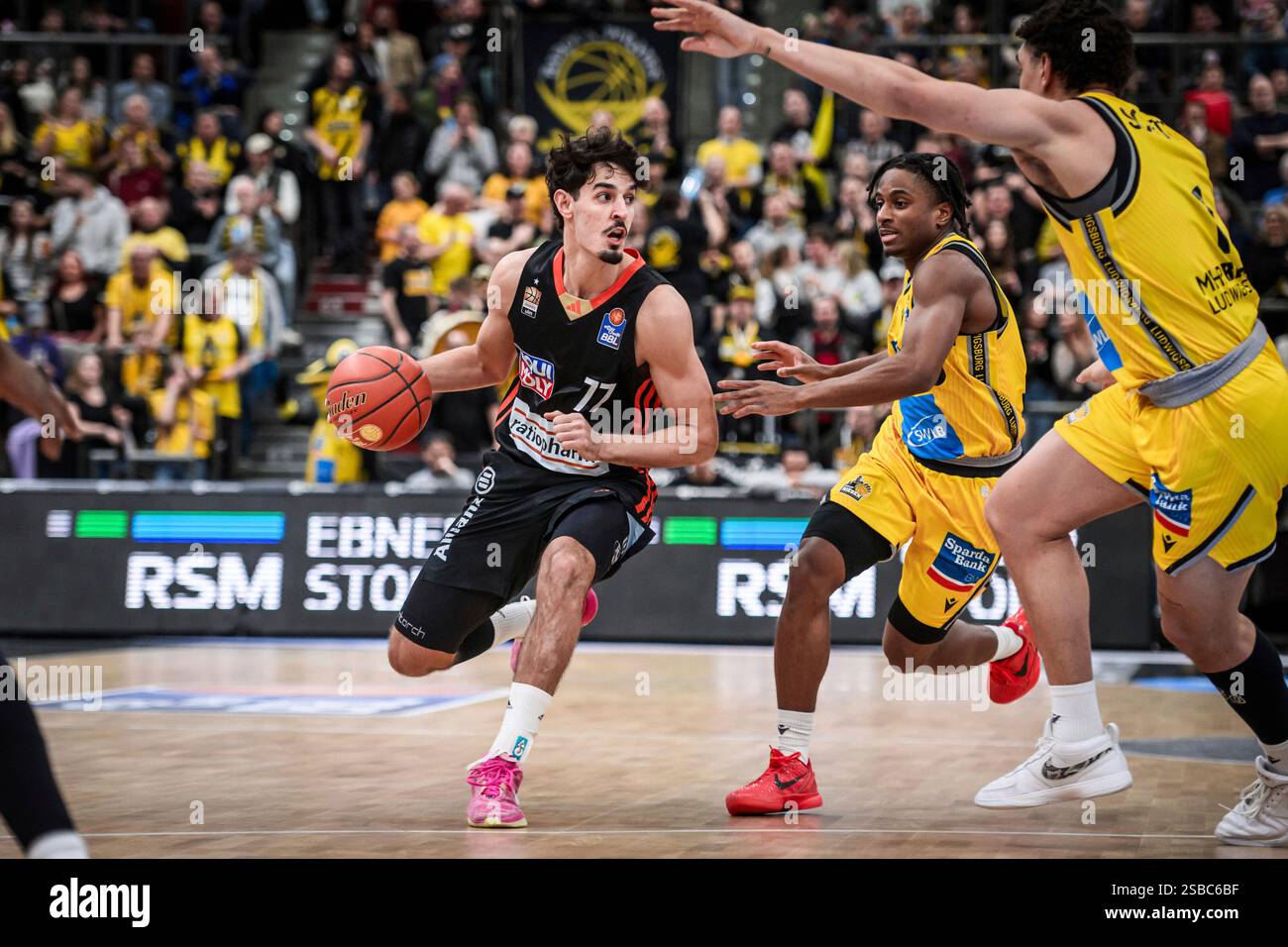 Ludwigsburg, Deutschland. 02nd Feb, 2025. Ben Saraf (ratiopharm Ulm ...