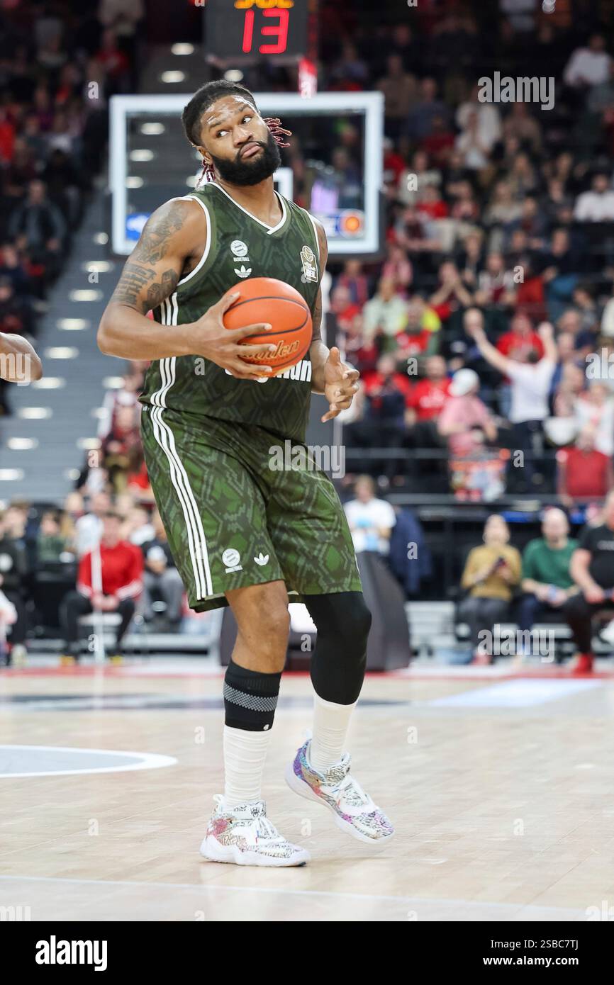 Muenchen, Deutschland. 02nd Feb, 2025. Devin Booker (FC Bayern ...