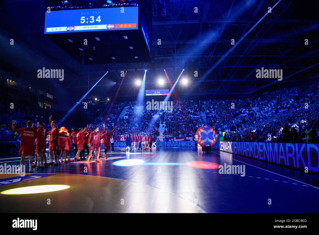 Fornebu 20250202. The players are ready for the final of the World ...