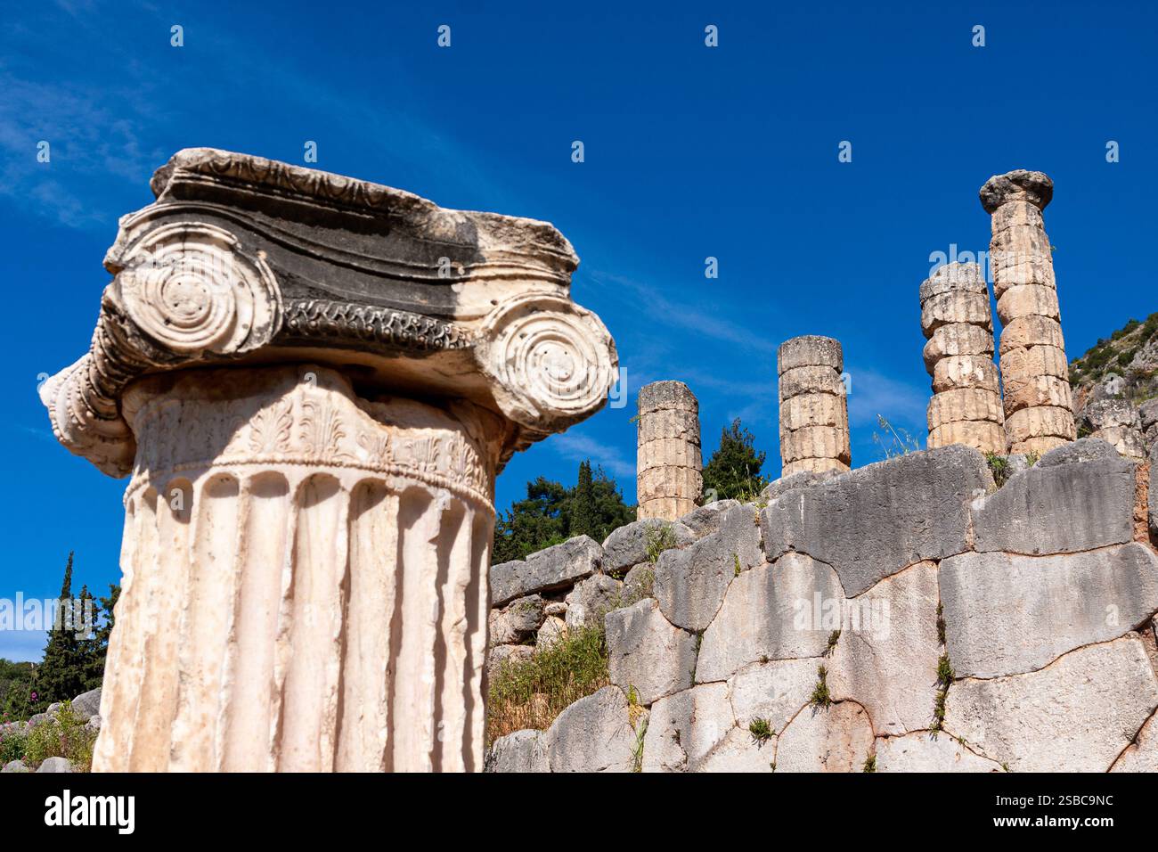 Apollo temple, Delphi archaeological site and ancient Greek monuments ...