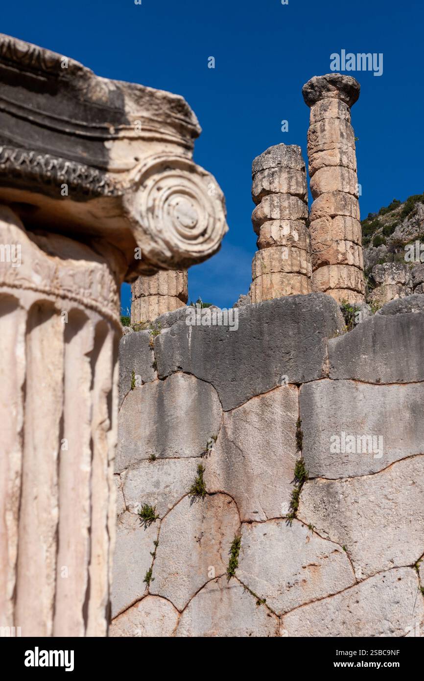 Apollo temple, Delphi archaeological site and ancient Greek monuments ...