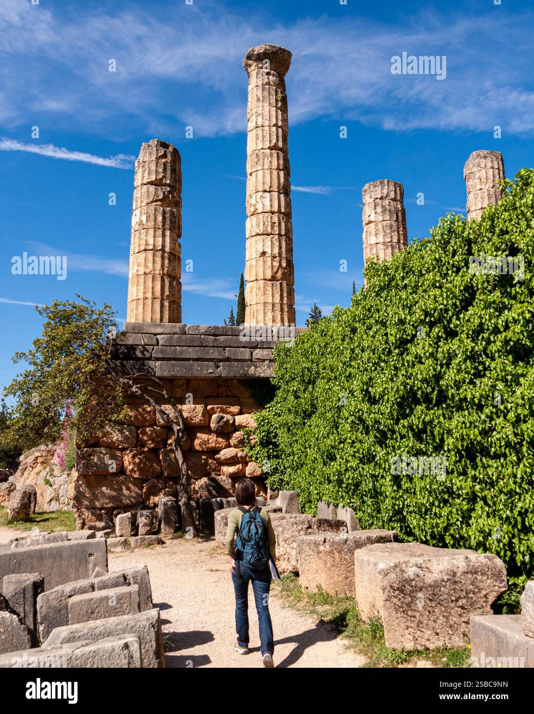 Apollo temple, Delphi archaeological site and ancient Greek monuments ...