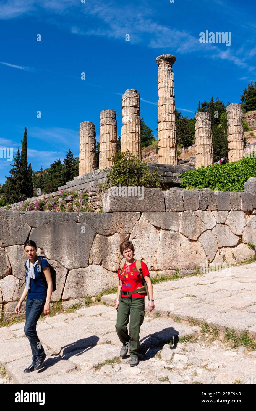 Apollo temple, Delphi archaeological site and ancient Greek monuments ...