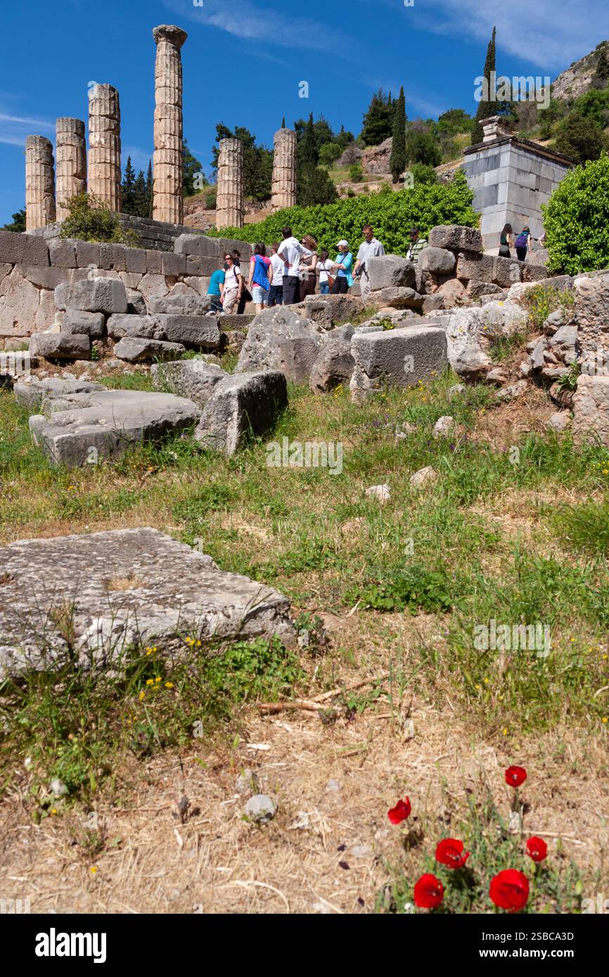 Apollo temple, Delphi archaeological site and ancient Greek monuments, Greece Stock Photo - Alamy