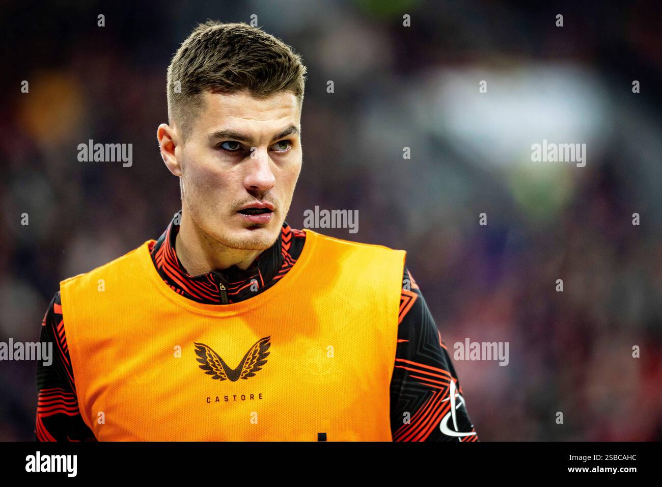 Leverkusen, Deutschland. 02nd Feb, 2025. Patrick Schick (Bayer 04 Leverkusen, 14) beim Aufw?rmen ...