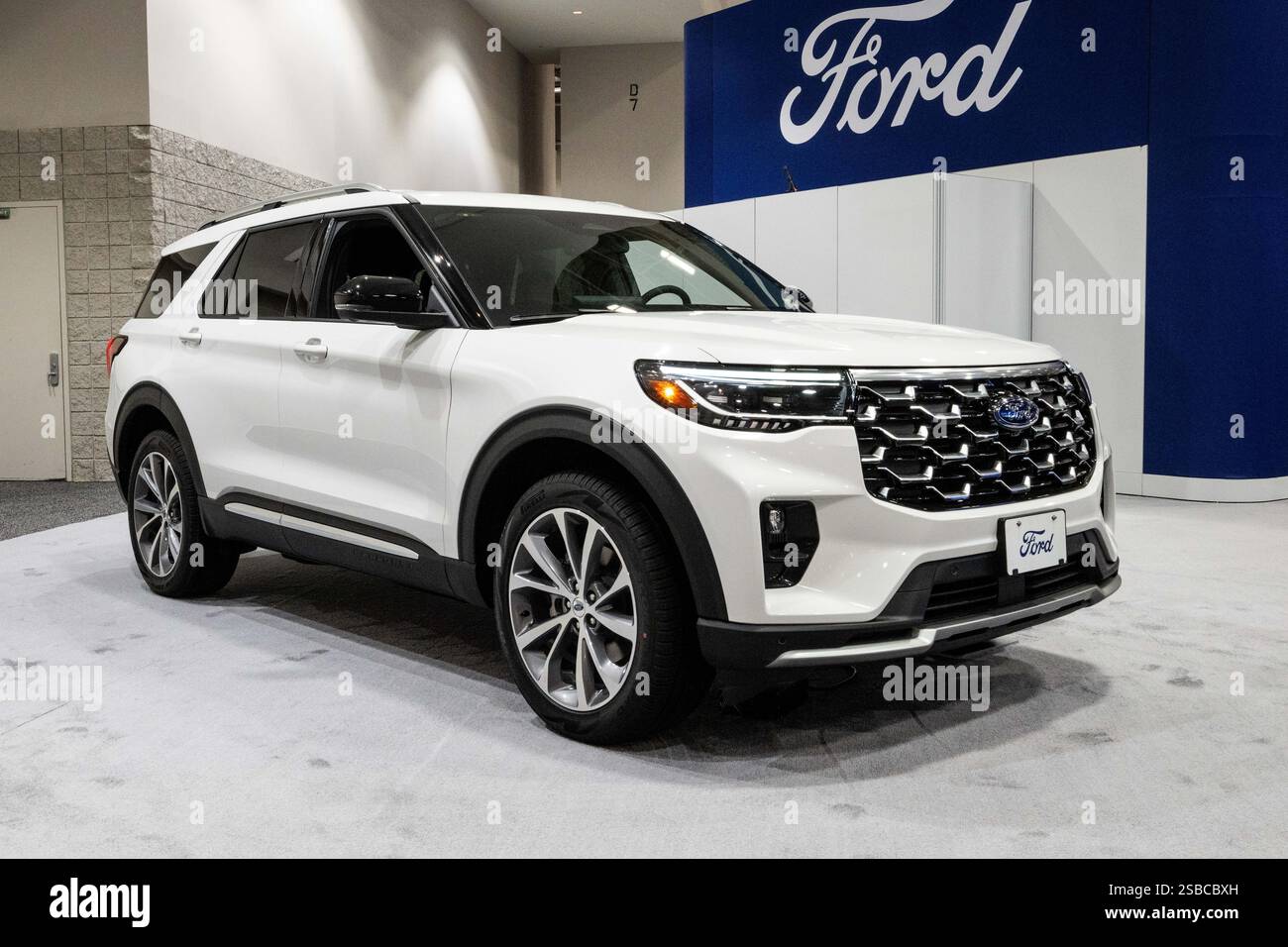 2025 ford explorer platnum 4wd hi-res stock photography and images - Alamy