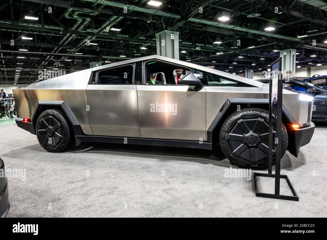 2025 tesla cybertruck hi-res stock photography and images - Alamy