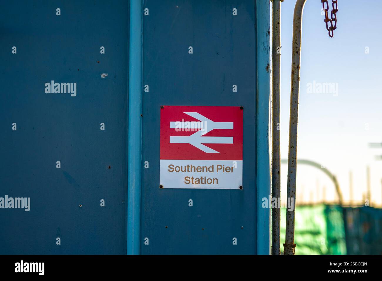 Southend pier and railway. The world's longest pleasure pier at ...