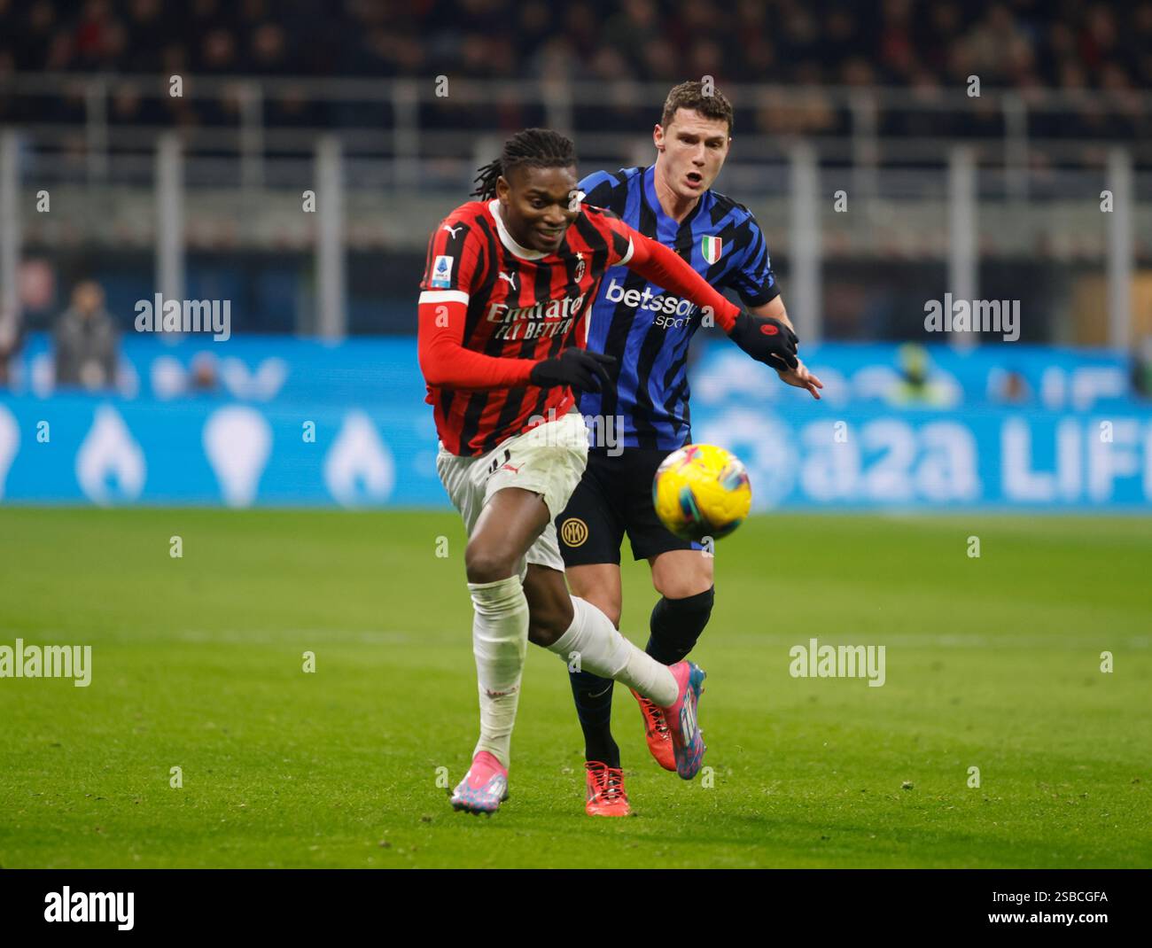 Rafel Leao of AC Milan and Benjamin Pavard of Inter FC during the ...