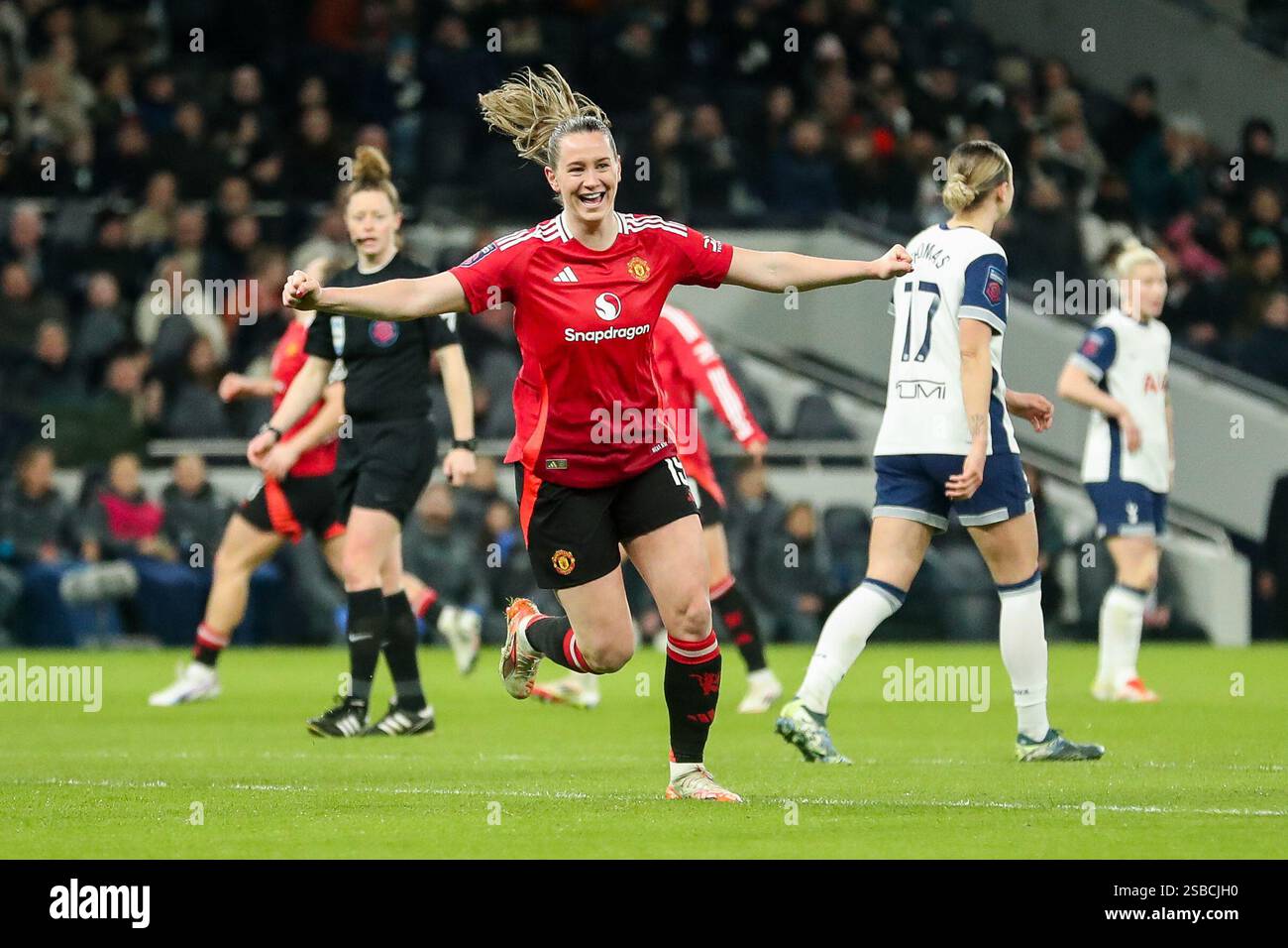 Elisabeth Terland of Manchester United Women celebrates his goal to ...