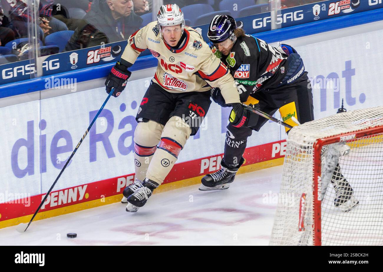 Berlin, Germany. 02nd Feb, 2025. Ice Hockey: DEL, Eisbären Berlin ...