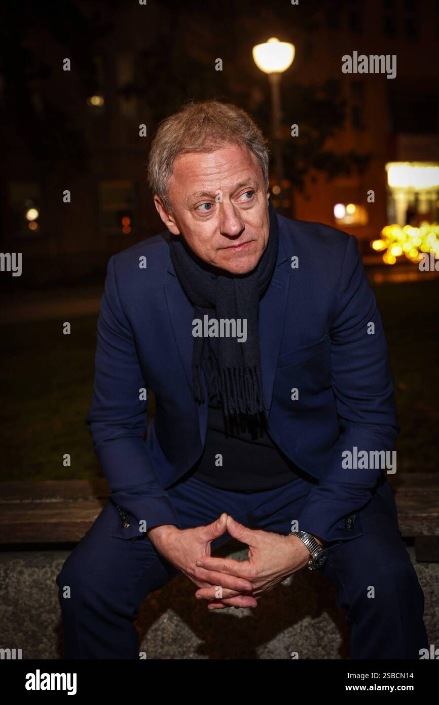 Premiere von KEINER HAT GESAGT, DASS DU AUSZIEHEN SOLLST Axel Pape ...