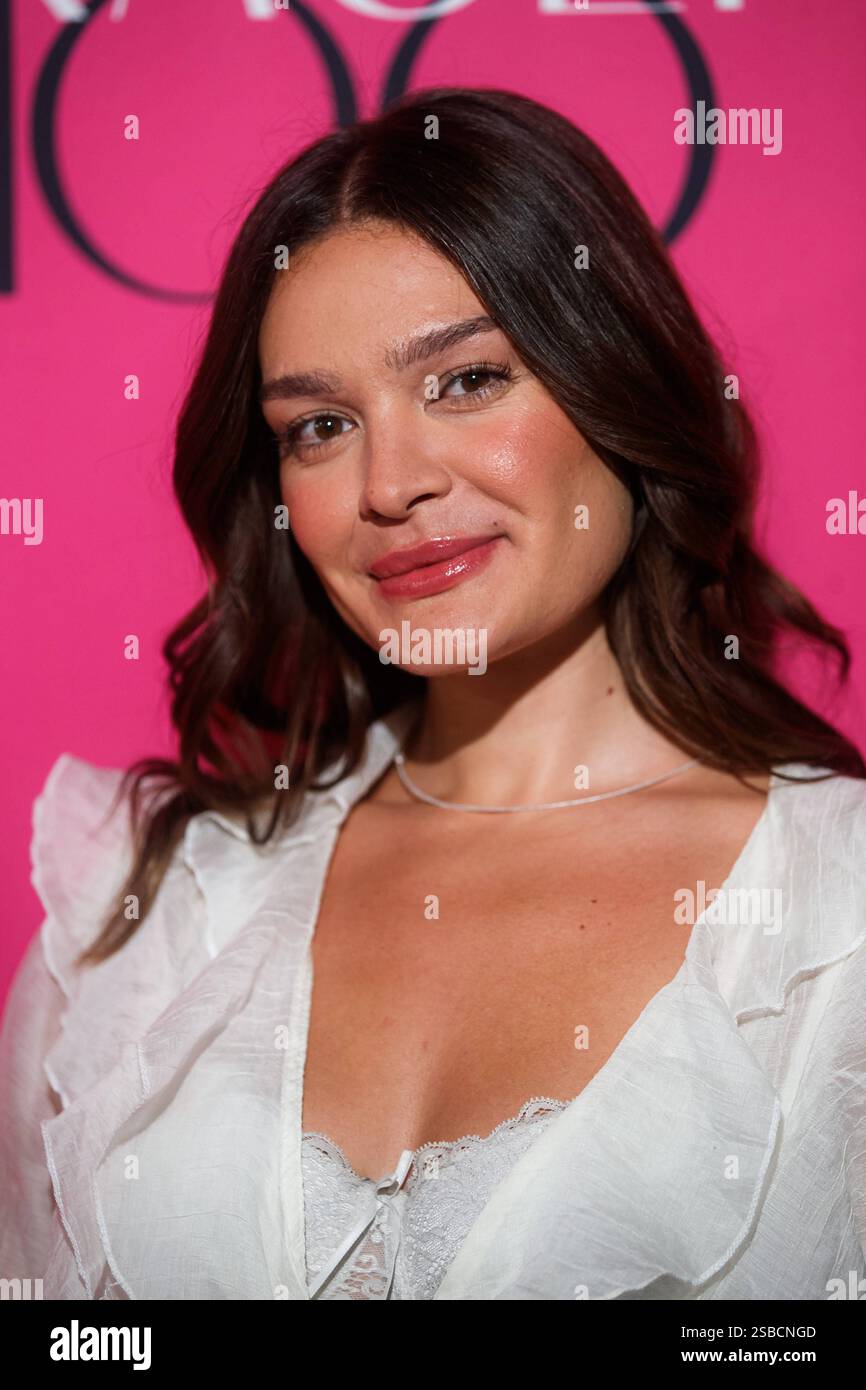 Frauen 100 - öNothing changes, if nothing changes Emily Roberts beim ...