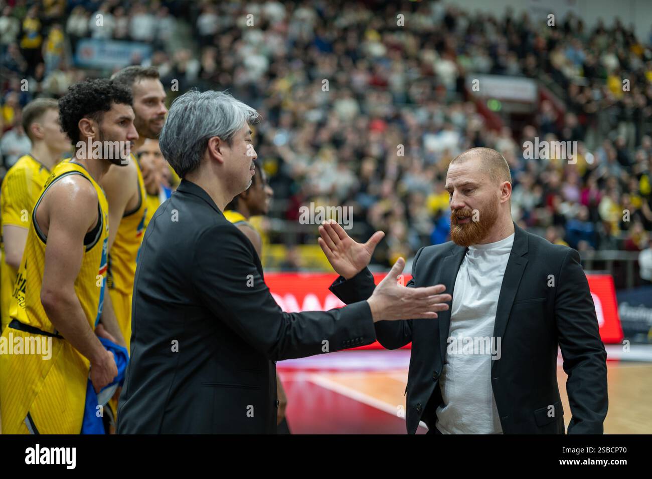 Kenji Sato (MHP Riesen Ludwigsburg, Co-Coach), Lars Masell (MHP Riesen ...