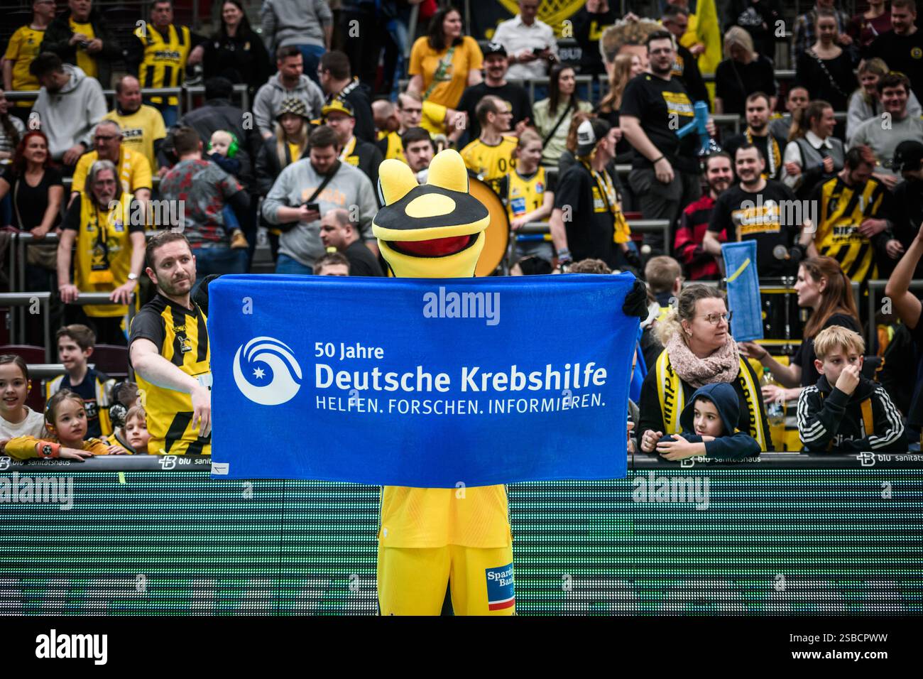 LURCHI mit Handtuch 50 Jahre Deutsche Krebshilfe / GER, MHP Riesen ...