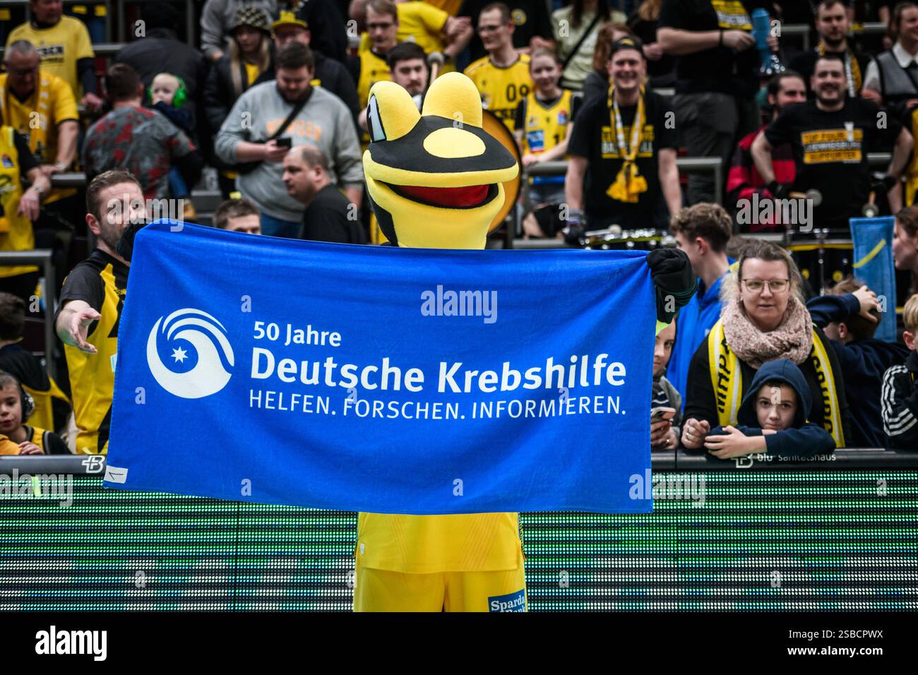 LURCHI mit Handtuch 50 Jahre Deutsche Krebshilfe / GER, MHP Riesen ...