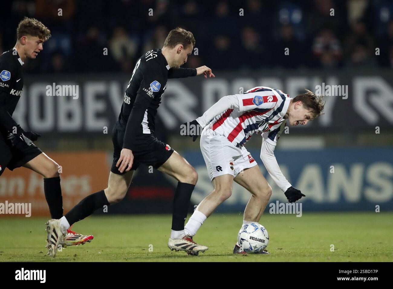 TILBURG - (l-r) Peer Koopmeiners of AZ Alkmaar, Ringo Meerveld of ...