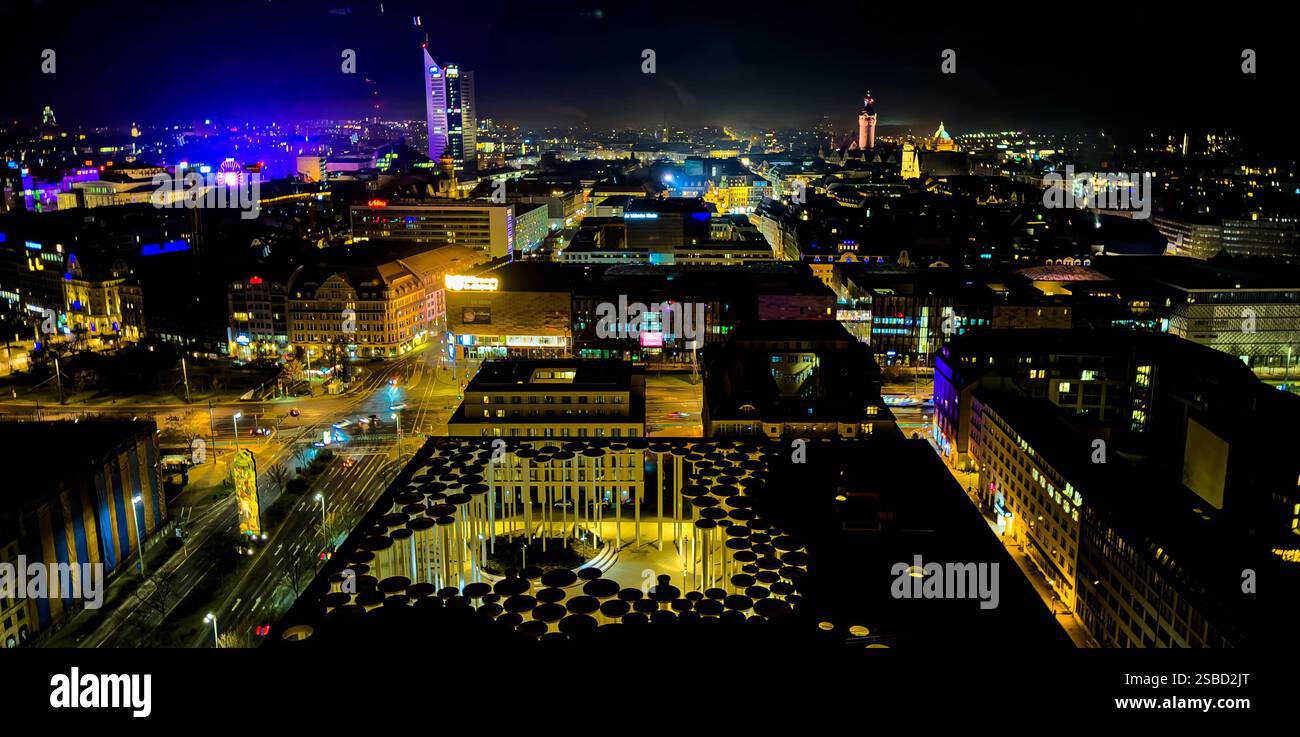 Leipzig, bei Nacht, aus dem 27. Stock, Blick Innenstadt 21.01.2025 ...
