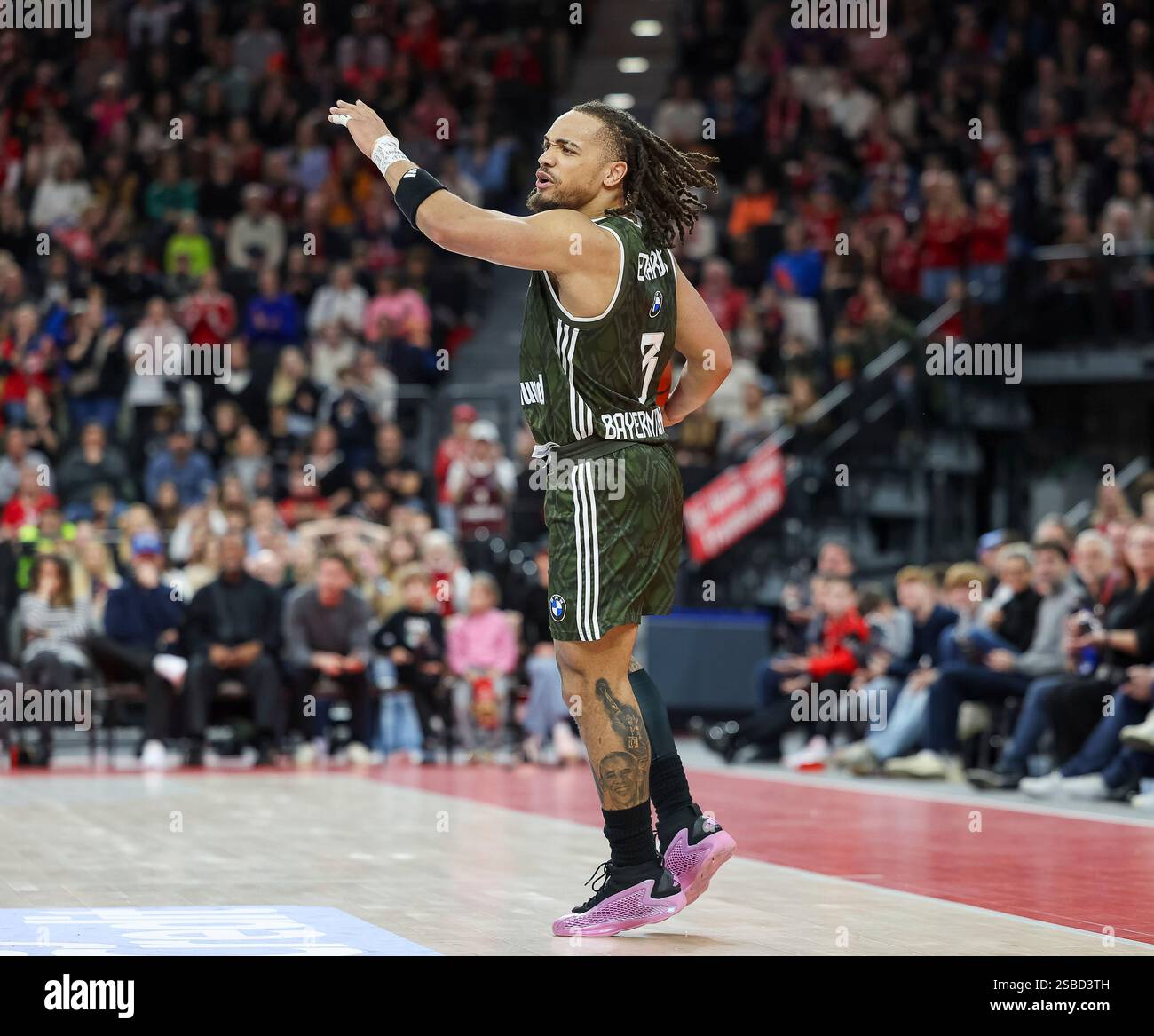 Muenchen, Deutschland. 02nd Feb, 2025. Carsen Edwards (FC Bayern ...