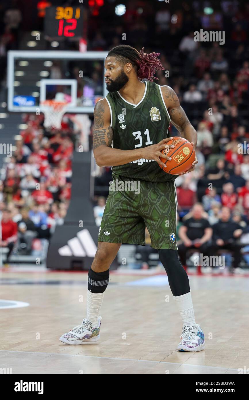 Muenchen, Deutschland. 02nd Feb, 2025. Devin Booker (FC Bayern ...