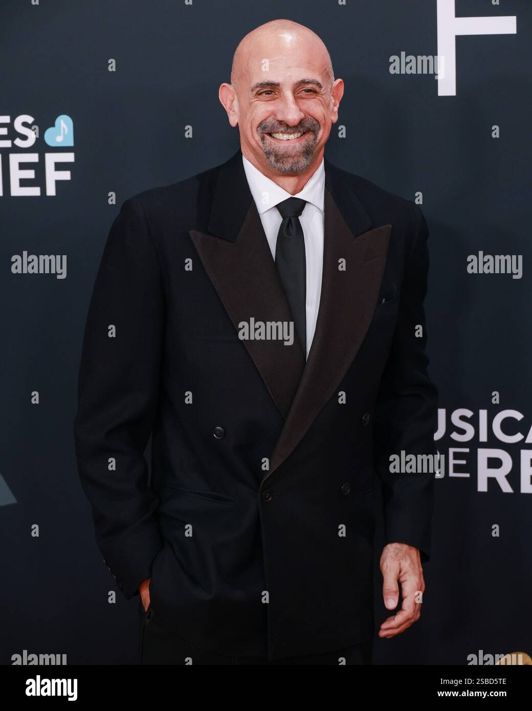 Los Angeles, USA. 02nd Feb, 2025. Bill Teck walking on the red carpet ...