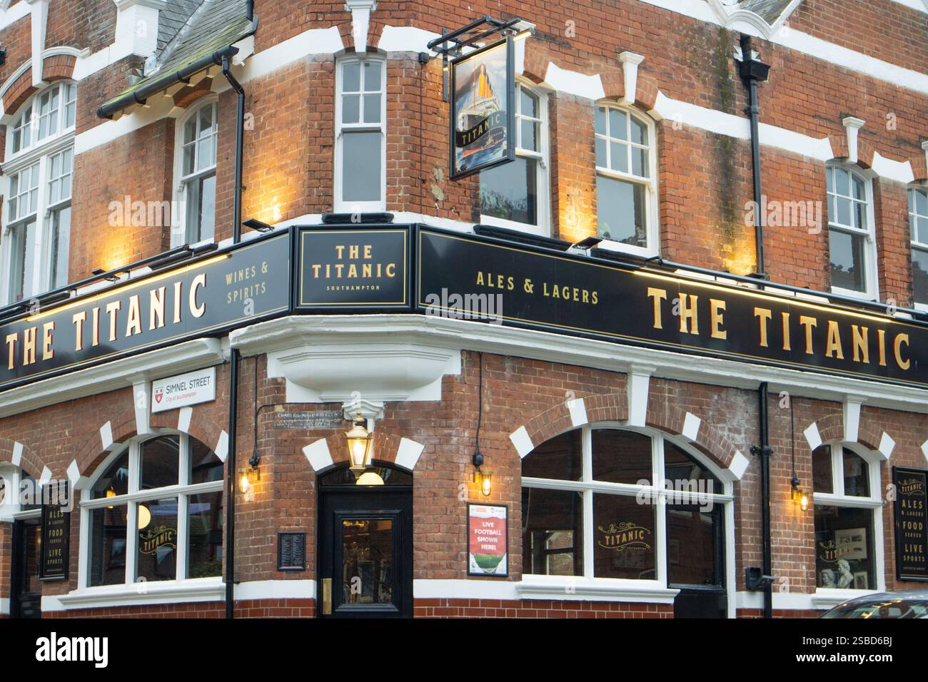 The Titanic Pub, Southampton Stock Photo - Alamy