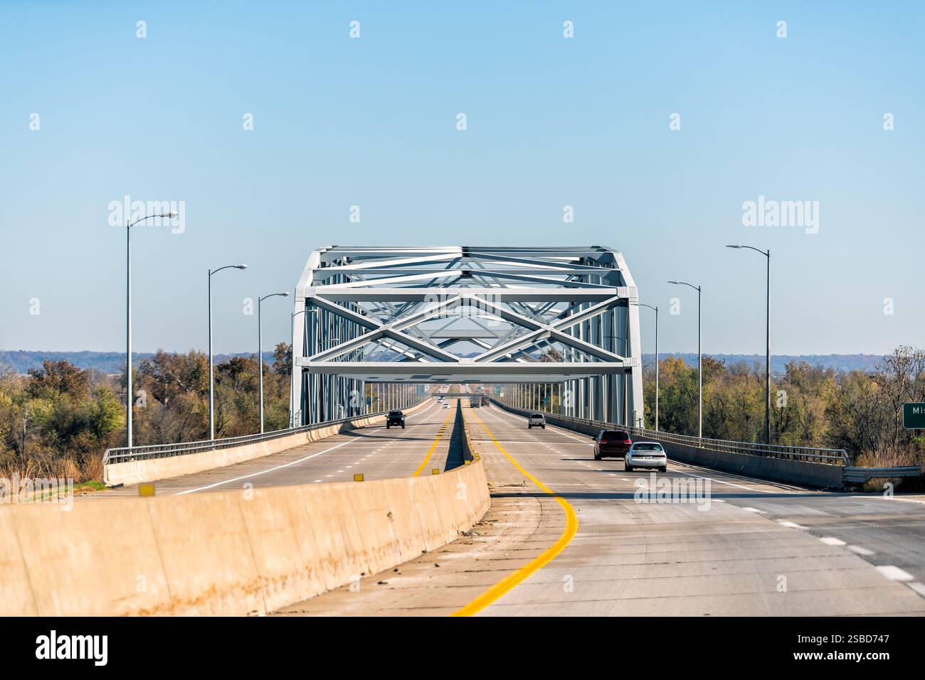 Mark twain memorial bridge hi-res stock photography and images - Alamy