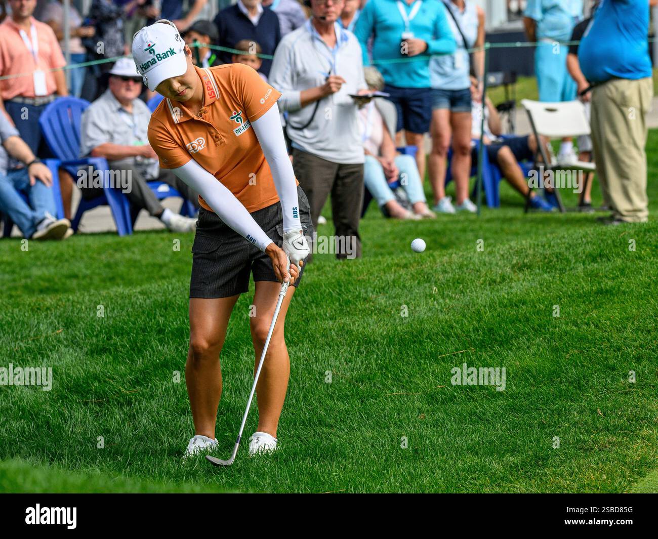 February 2, 2025: Mingee Lee of Australia chips from the rough on the ...