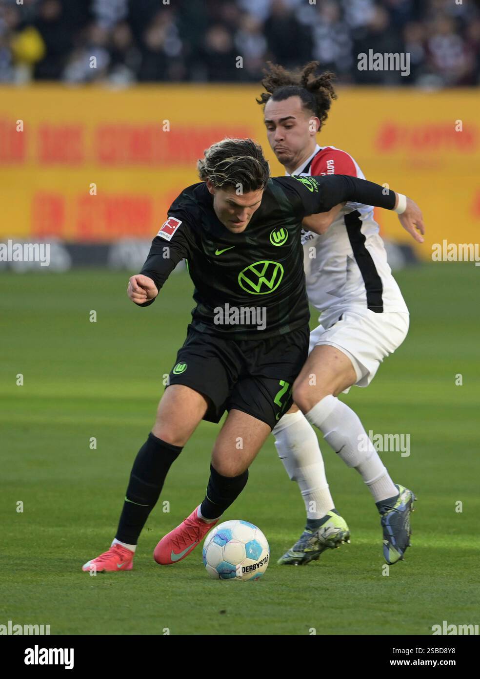 Frankfurt, Deutschland. 02nd Feb, 2025. Jonas Wind (vo). gegen. Arthur ...